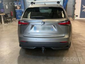 Grey Lexus NX 2015 in Daugavpils, with an engine capacity of 2.50 L and mileage of 228 thousand km for 19500 €, photo 4 on AUTOMOTO.COM.LV