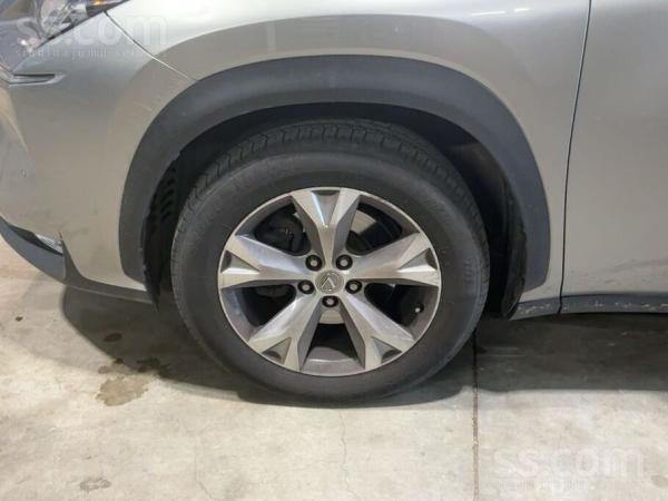Pelēks Lexus NX 2015 Daugavpils, ar dzinēja tilpumu 2.50 L un nobraukumu 228 tūkst. km par 19500 €, foto 5 vietnē AUTOMOTO.COM.LV