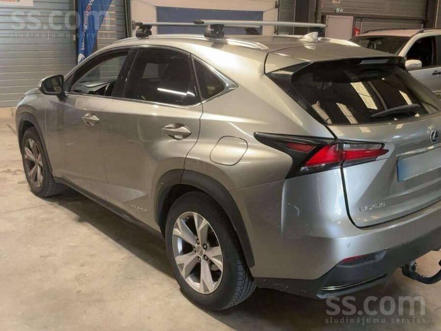 Grey Lexus NX 2015 in Daugavpils, with an engine capacity of 2.50 L and mileage of 228 thousand km for 19500 €, photo 7 on AUTOMOTO.COM.LV