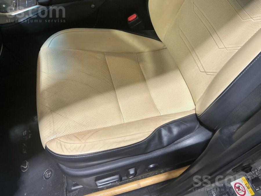 Grey Lexus NX 2015 in Daugavpils, with an engine capacity of 2.50 L and mileage of 228 thousand km for 19500 €, photo 14 on AUTOMOTO.COM.LV