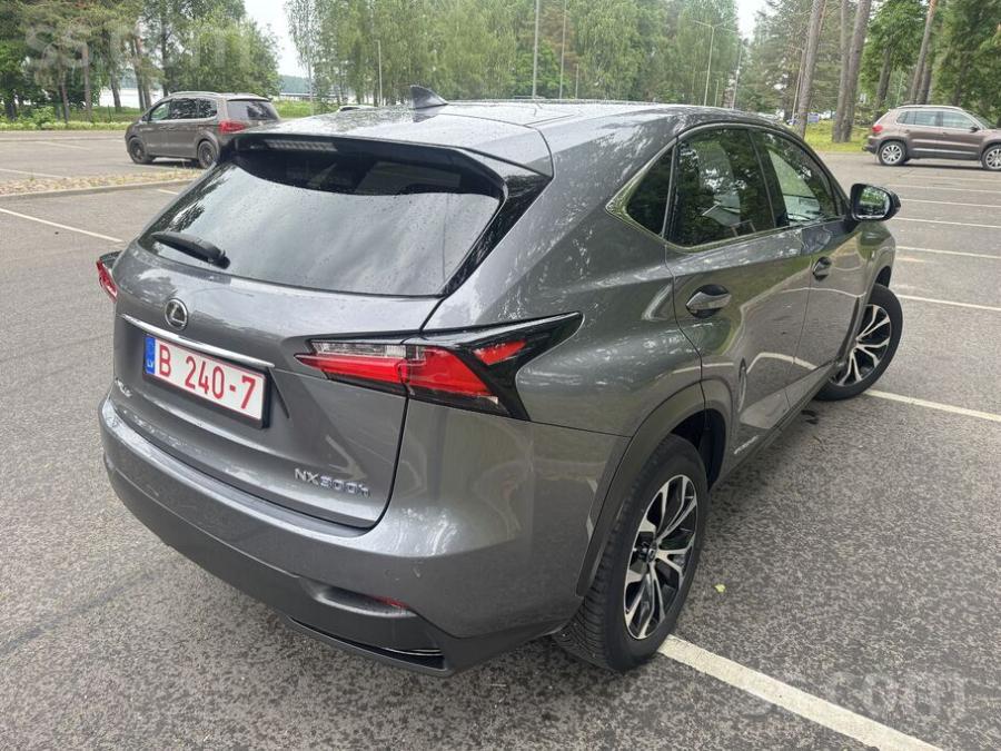 Grey Lexus NX 2016 in Daugavpils, with an engine capacity of 2.50 L and mileage of 204 thousand km for 21250 €, photo 5 on AUTOMOTO.COM.LV