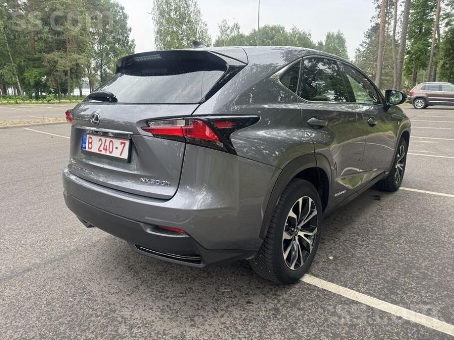 Grey Lexus NX 2016 in Daugavpils, with an engine capacity of 2.50 L and mileage of 204 thousand km for 21250 €, photo 9 on AUTOMOTO.COM.LV
