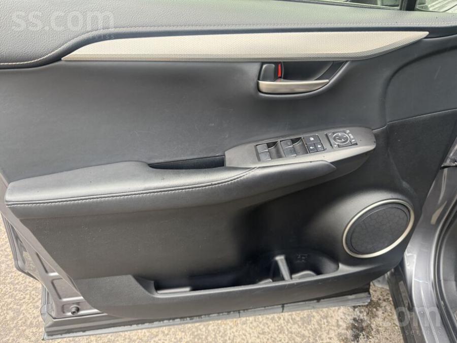 Grey Lexus NX 2016 in Daugavpils, with an engine capacity of 2.50 L and mileage of 204 thousand km for 21250 €, photo 16 on AUTOMOTO.COM.LV