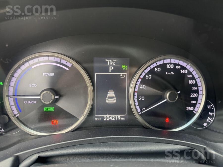 Grey Lexus NX 2016 in Daugavpils, with an engine capacity of 2.50 L and mileage of 204 thousand km for 21250 €, photo 19 on AUTOMOTO.COM.LV