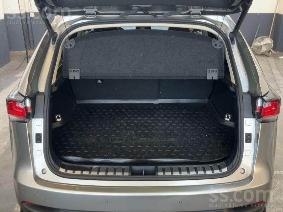Pelēks Lexus NX 2016 Daugavpils, ar dzinēja tilpumu 2.50 L un nobraukumu 153 tūkst. km par 21400 €, foto 5 vietnē AUTOMOTO.COM.LV