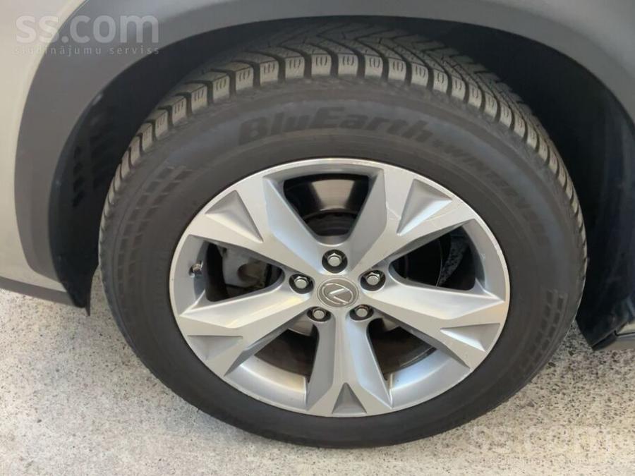Pelēks Lexus NX 2016 Daugavpils, ar dzinēja tilpumu 2.50 L un nobraukumu 153 tūkst. km par 21400 €, foto 13 vietnē AUTOMOTO.COM.LV