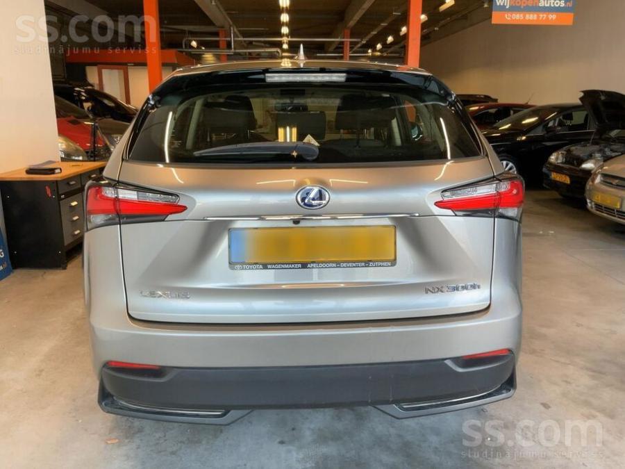 Pelēks Lexus NX 2016 Daugavpils, ar dzinēja tilpumu 2.50 L un nobraukumu 222 tūkst. km par 17800 €, foto 5 vietnē AUTOMOTO.COM.LV