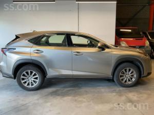 Pelēks Lexus NX 2016 Daugavpils, ar dzinēja tilpumu 2.50 L un nobraukumu 222 tūkst. km par 17800 €, foto 7 vietnē AUTOMOTO.COM.LV