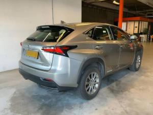 Grey Lexus NX 2016 in Daugavpils, with an engine capacity of 2.50 L and mileage of 222 thousand km for 17800 €, photo 4 on AUTOMOTO.COM.LV
