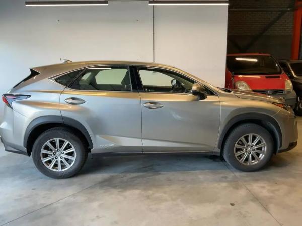 Pelēks Lexus NX 2016 Daugavpils, ar dzinēja tilpumu 2.50 L un nobraukumu 222 tūkst. km par 17800 €, foto 6 vietnē AUTOMOTO.COM.LV
