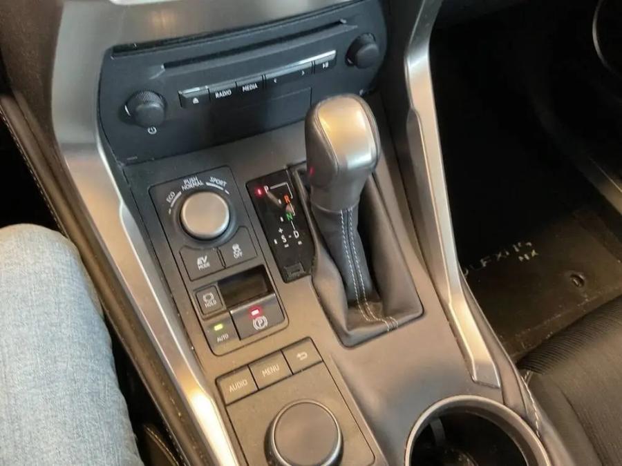Grey Lexus NX 2016 in Daugavpils, with an engine capacity of 2.50 L and mileage of 222 thousand km for 17800 €, photo 12 on AUTOMOTO.COM.LV