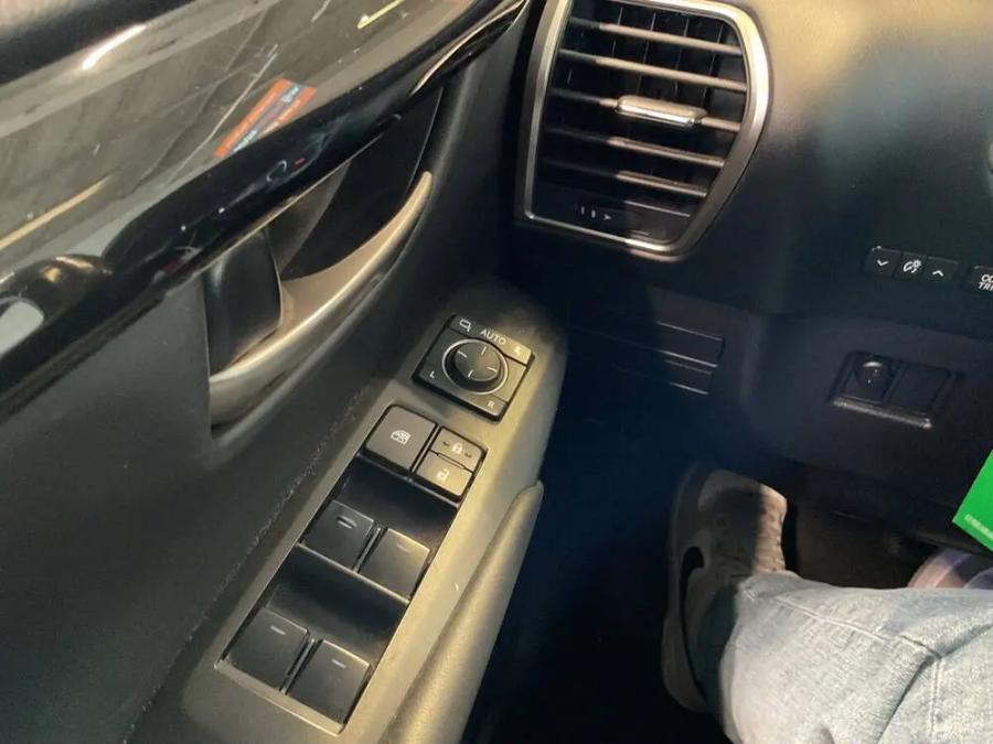 Grey Lexus NX 2016 in Daugavpils, with an engine capacity of 2.50 L and mileage of 222 thousand km for 17800 €, photo 13 on AUTOMOTO.COM.LV