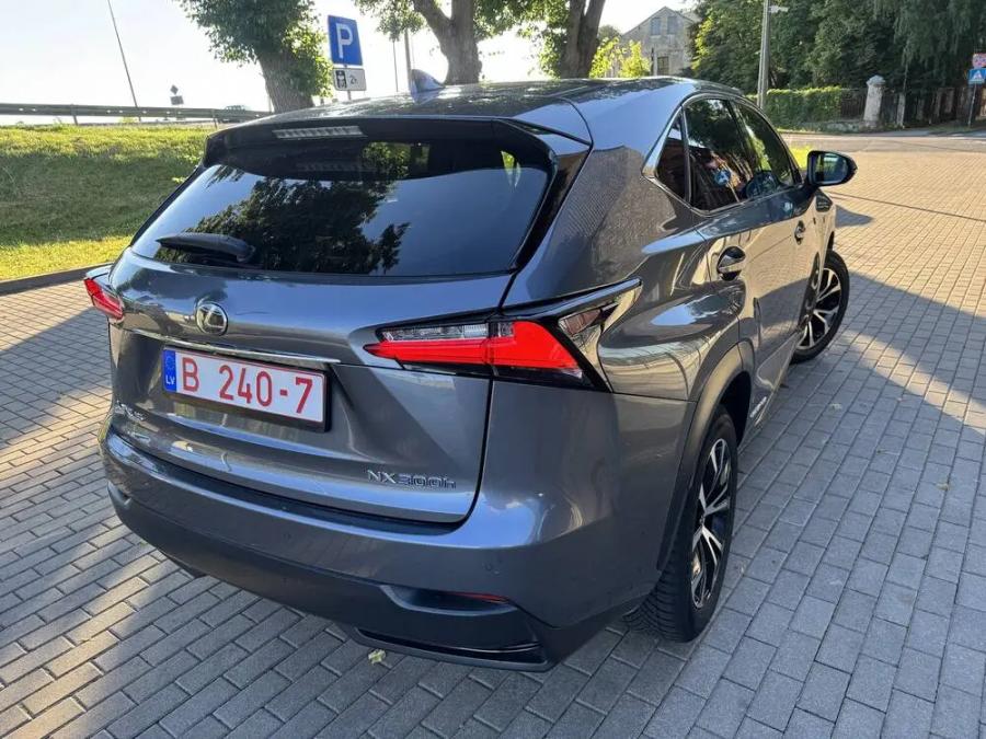 Pelēks Lexus NX 2016 Daugavpils, ar dzinēja tilpumu 2.50 L un nobraukumu 204 tūkst. km par 20950 €, foto 5 vietnē AUTOMOTO.COM.LV