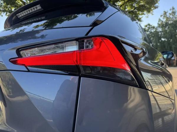 Grey Lexus NX 2016 in Daugavpils, with an engine capacity of 2.50 L and mileage of 204 thousand km for 20950 €, photo 8 on AUTOMOTO.COM.LV