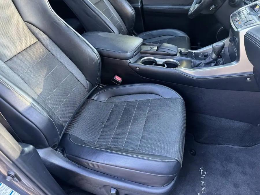 Pelēks Lexus NX 2016 Daugavpils, ar dzinēja tilpumu 2.50 L un nobraukumu 204 tūkst. km par 20950 €, foto 17 vietnē AUTOMOTO.COM.LV
