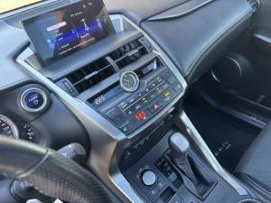 Pelēks Lexus NX 2016 Daugavpils, ar dzinēja tilpumu 2.50 L un nobraukumu 204 tūkst. km par 20950 €, foto 19 vietnē AUTOMOTO.COM.LV