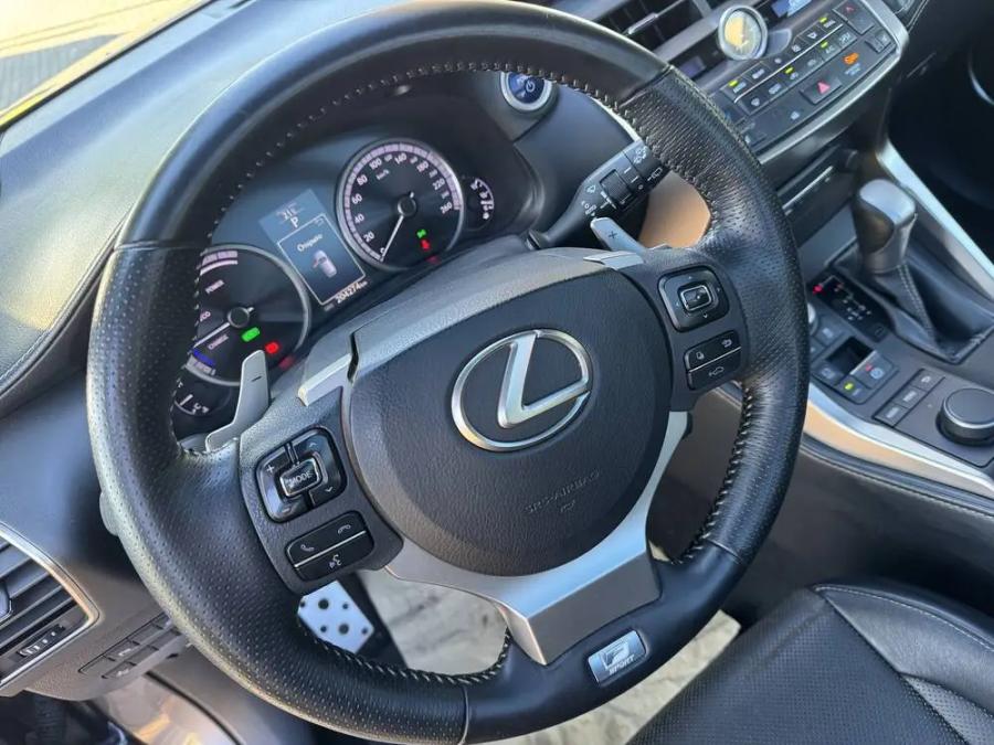 Pelēks Lexus NX 2016 Daugavpils, ar dzinēja tilpumu 2.50 L un nobraukumu 204 tūkst. km par 20950 €, foto 20 vietnē AUTOMOTO.COM.LV