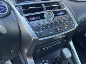 Pelēks Lexus NX 2016 Daugavpils, ar dzinēja tilpumu 2.50 L un nobraukumu 204 tūkst. km par 20950 €, foto 22 vietnē AUTOMOTO.COM.LV