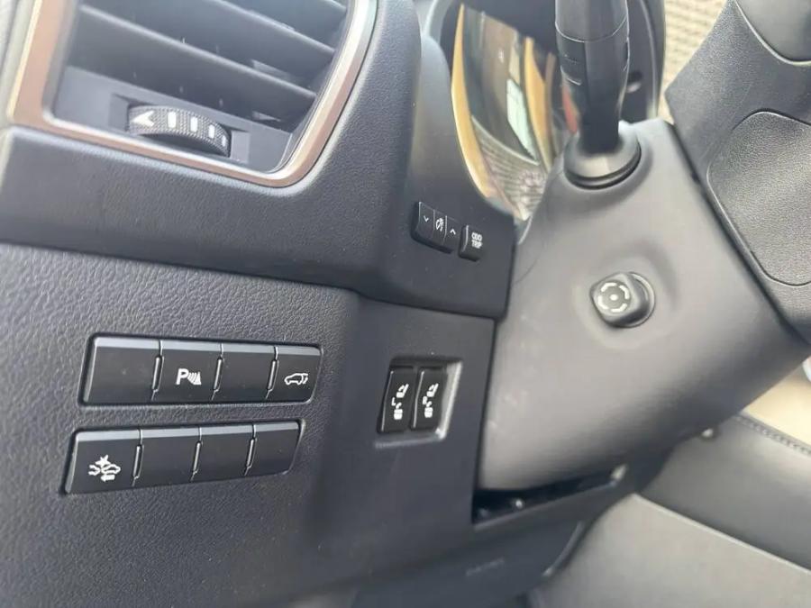 Pelēks Lexus NX 2016 Daugavpils, ar dzinēja tilpumu 2.50 L un nobraukumu 153 tūkst. km par 21950 €, foto 19 vietnē AUTOMOTO.COM.LV