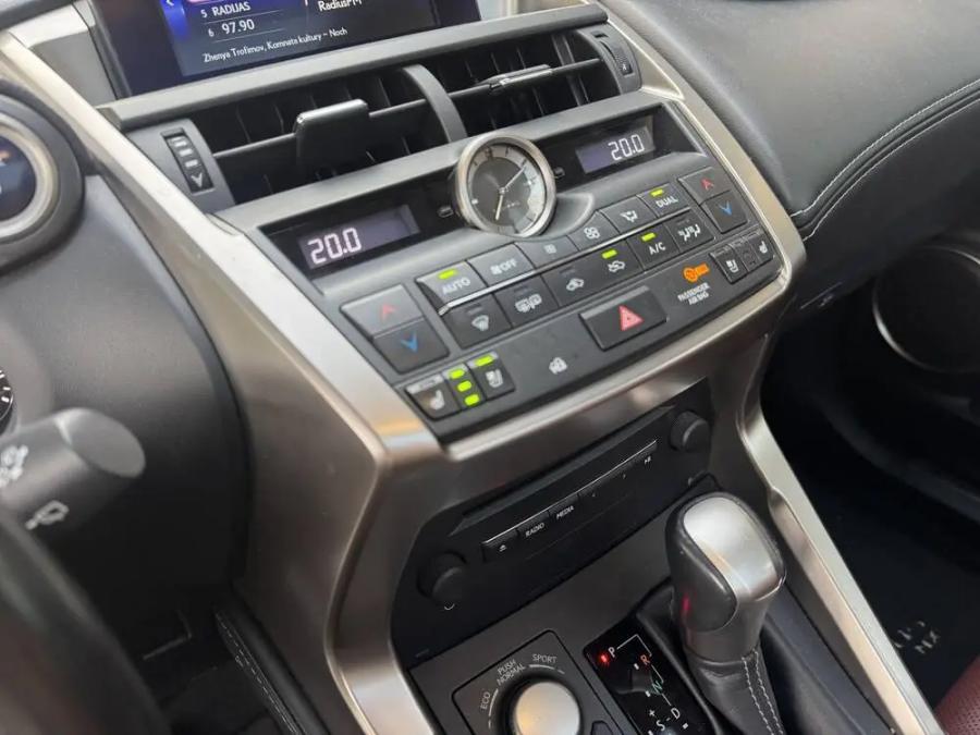 Pelēks Lexus NX 2016 Daugavpils, ar dzinēja tilpumu 2.50 L un nobraukumu 153 tūkst. km par 21950 €, foto 21 vietnē AUTOMOTO.COM.LV