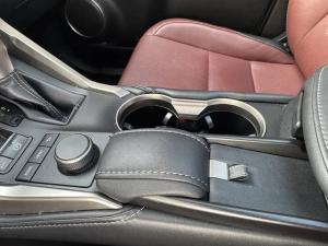 Pelēks Lexus NX 2016 Daugavpils, ar dzinēja tilpumu 2.50 L un nobraukumu 153 tūkst. km par 21950 €, foto 23 vietnē AUTOMOTO.COM.LV