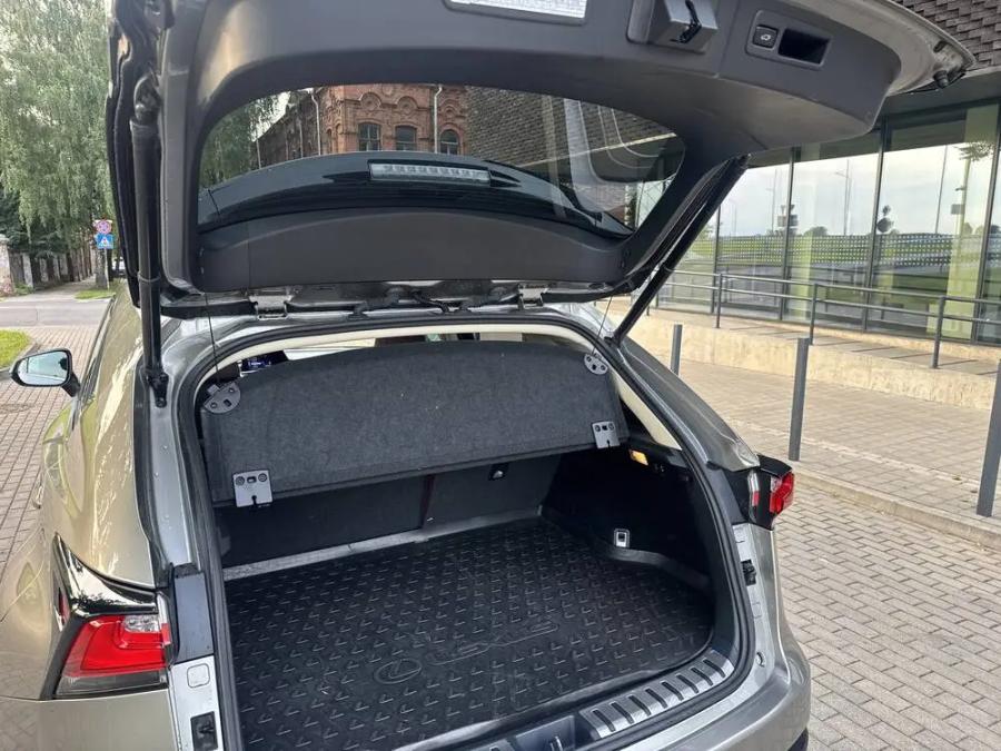 Pelēks Lexus NX 2016 Daugavpils, ar dzinēja tilpumu 2.50 L un nobraukumu 153 tūkst. km par 21950 €, foto 27 vietnē AUTOMOTO.COM.LV
