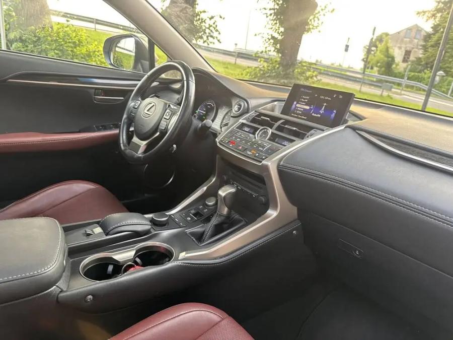 Pelēks Lexus NX 2016 Daugavpils, ar dzinēja tilpumu 2.50 L un nobraukumu 153 tūkst. km par 21950 €, foto 36 vietnē AUTOMOTO.COM.LV