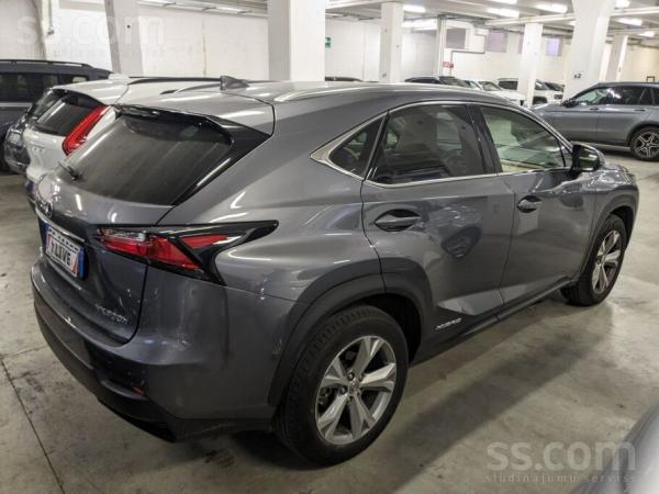 Pelēks Lexus NX 2016 Daugavpils, ar dzinēja tilpumu 2.50 L un nobraukumu 75 tūkst. km par 23290 €, foto 4 vietnē AUTOMOTO.COM.LV