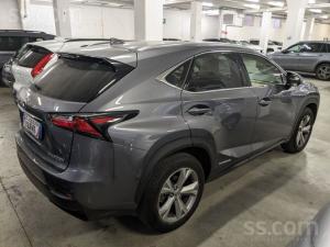 Grey Lexus NX 2016 in Daugavpils, with an engine capacity of 2.50 L and mileage of 75 thousand km for 23290 €, photo 5 on AUTOMOTO.COM.LV