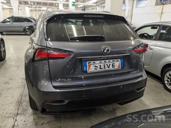 Pelēks Lexus NX 2016 Daugavpils, ar dzinēja tilpumu 2.50 L un nobraukumu 75 tūkst. km par 23290 €, foto 5 vietnē AUTOMOTO.COM.LV
