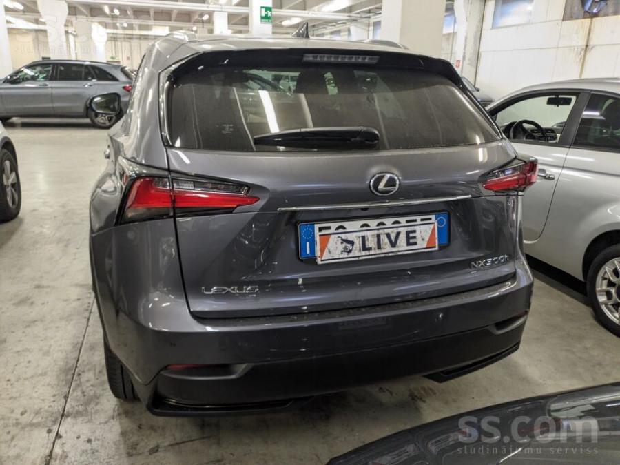 Grey Lexus NX 2016 in Daugavpils, with an engine capacity of 2.50 L and mileage of 75 thousand km for 23290 €, photo 6 on AUTOMOTO.COM.LV