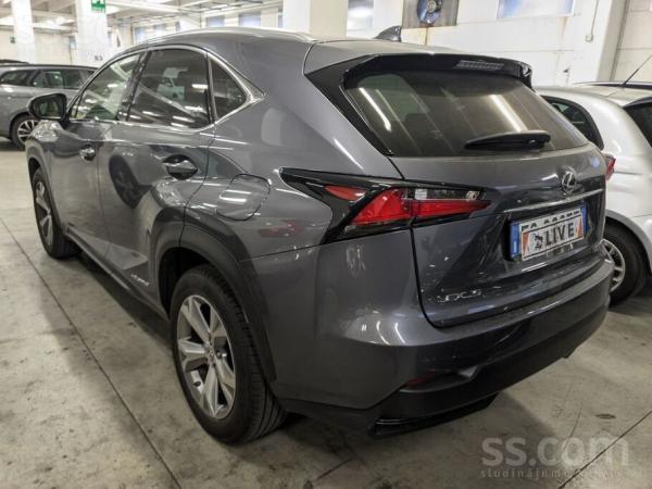 Pelēks Lexus NX 2016 Daugavpils, ar dzinēja tilpumu 2.50 L un nobraukumu 75 tūkst. km par 23290 €, foto 6 vietnē AUTOMOTO.COM.LV