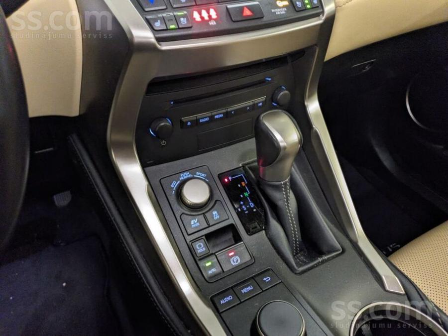 Grey Lexus NX 2016 in Daugavpils, with an engine capacity of 2.50 L and mileage of 75 thousand km for 23290 €, photo 12 on AUTOMOTO.COM.LV