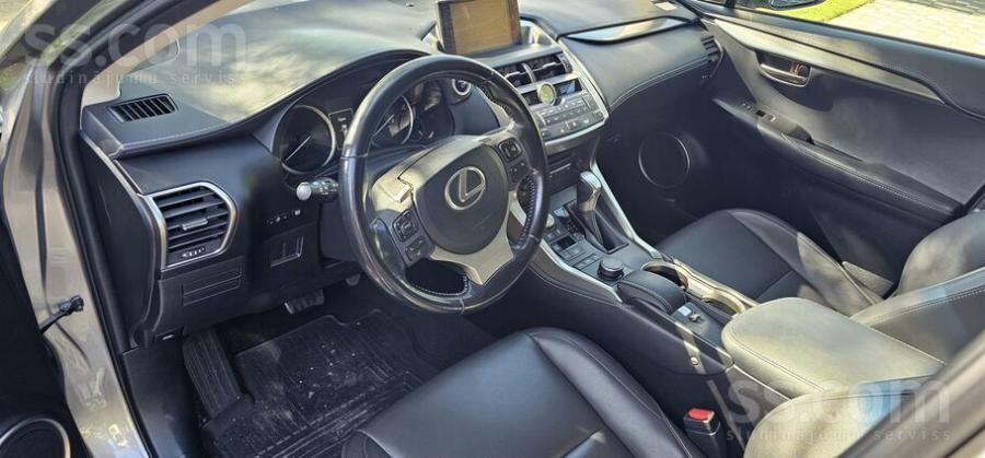 Pelēks Lexus NX 2016 Rīga, ar dzinēja tilpumu 2.50 L un nobraukumu 206 tūkst. km par 18700 €, foto 4 vietnē AUTOMOTO.COM.LV