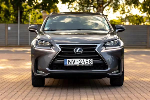 Pelēks Lexus NX 2017 Jelgava, ar dzinēja tilpumu 2.50 L un nobraukumu 100 tūkst. km par 22900 €, foto 3 vietnē AUTOMOTO.COM.LV