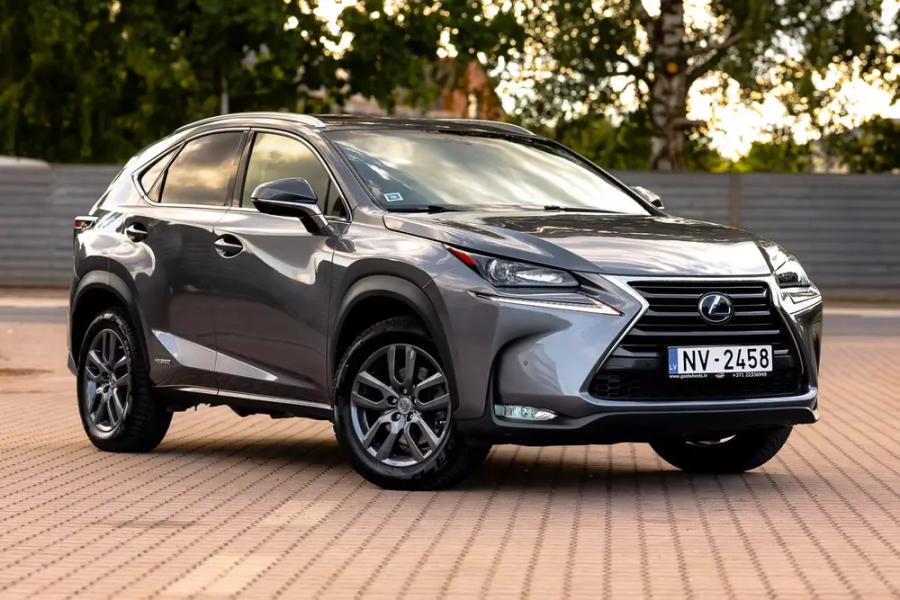 Pelēks Lexus NX 2017 Jelgava, ar dzinēja tilpumu 2.50 L un nobraukumu 100 tūkst. km par 22900 €, foto 3 vietnē AUTOMOTO.COM.LV