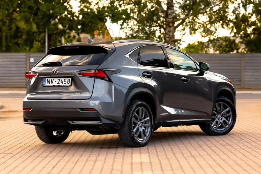 Pelēks Lexus NX 2017 Jelgava, ar dzinēja tilpumu 2.50 L un nobraukumu 100 tūkst. km par 22900 €, foto 6 vietnē AUTOMOTO.COM.LV