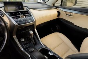 Pelēks Lexus NX 2017 Jelgava, ar dzinēja tilpumu 2.50 L un nobraukumu 100 tūkst. km par 22900 €, foto 16 vietnē AUTOMOTO.COM.LV