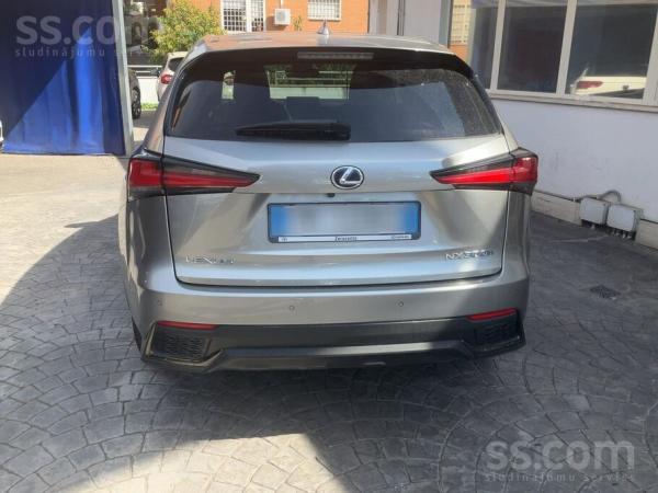 Pelēks Lexus NX 2017 Daugavpils, ar dzinēja tilpumu 2.50 L un nobraukumu 70 tūkst. km par 28999 €, foto 4 vietnē AUTOMOTO.COM.LV