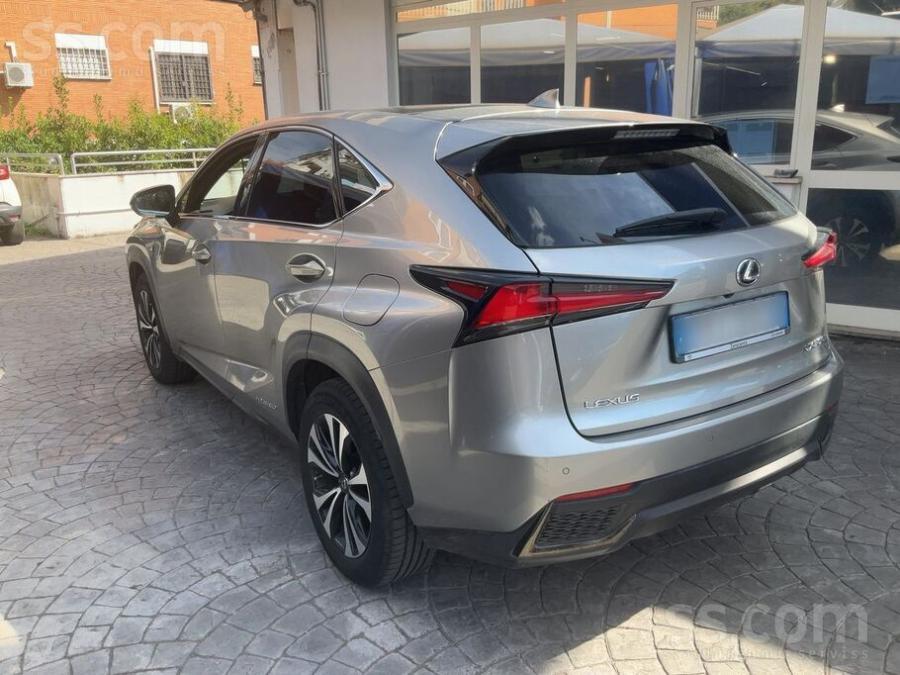 Grey Lexus NX 2017 in Daugavpils, with an engine capacity of 2.50 L and mileage of 70 thousand km for 28999 €, photo 5 on AUTOMOTO.COM.LV