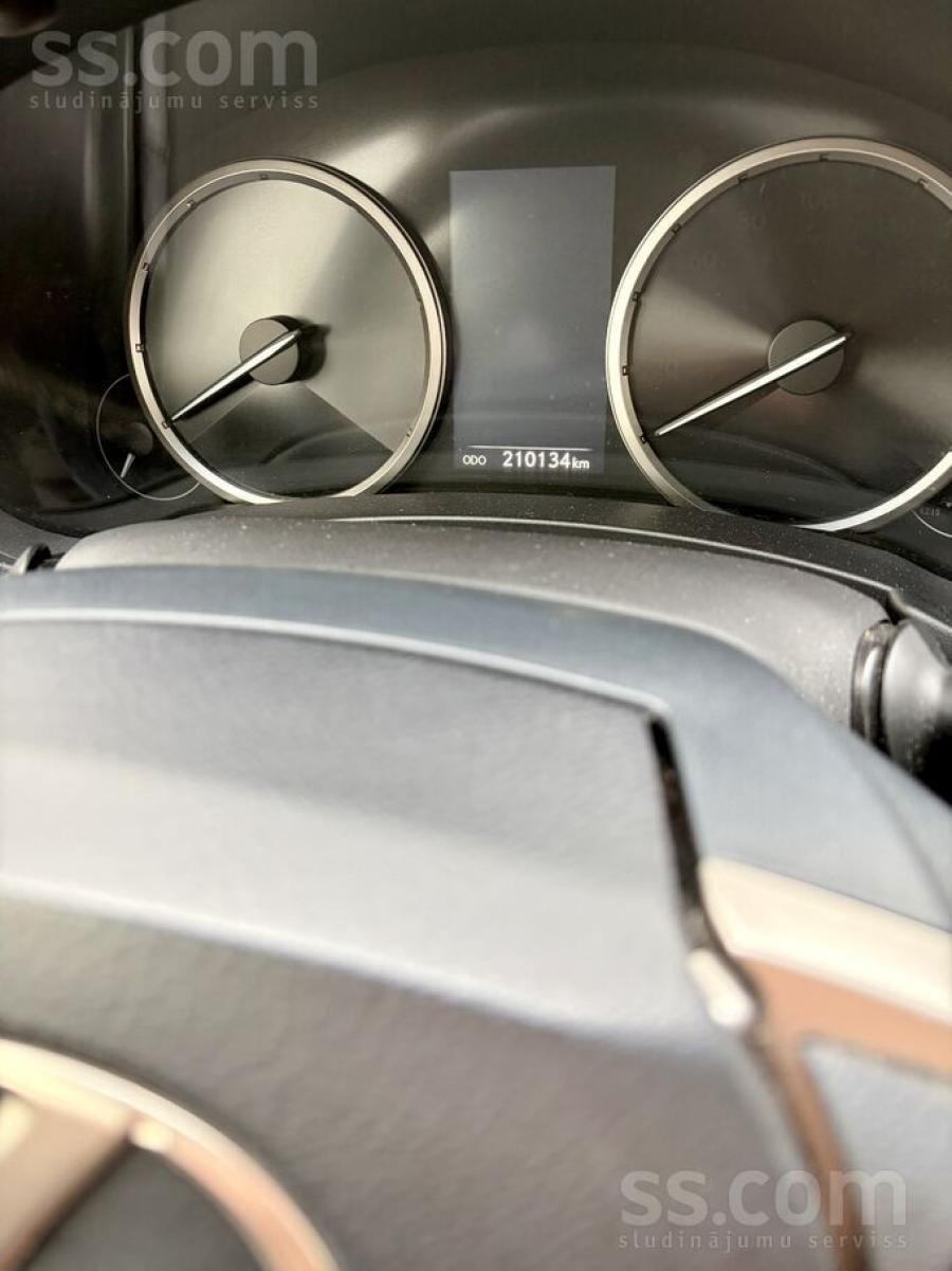 Pelēks Lexus NX 2018 Rīga, ar dzinēja tilpumu 2.50 L un nobraukumu 214 tūkst. km par 24000 €, foto 7 vietnē AUTOMOTO.COM.LV