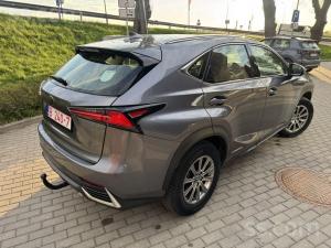 Grey Lexus NX 2018 in Daugavpils, with an engine capacity of 2.50 L and mileage of 209 thousand km for 20450 €, photo 6 on AUTOMOTO.COM.LV