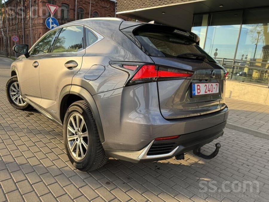 Grey Lexus NX 2018 in Daugavpils, with an engine capacity of 2.50 L and mileage of 209 thousand km for 20450 €, photo 11 on AUTOMOTO.COM.LV