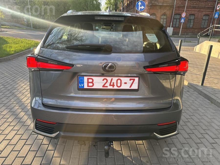 Grey Lexus NX 2018 in Daugavpils, with an engine capacity of 2.50 L and mileage of 209 thousand km for 20450 €, photo 15 on AUTOMOTO.COM.LV