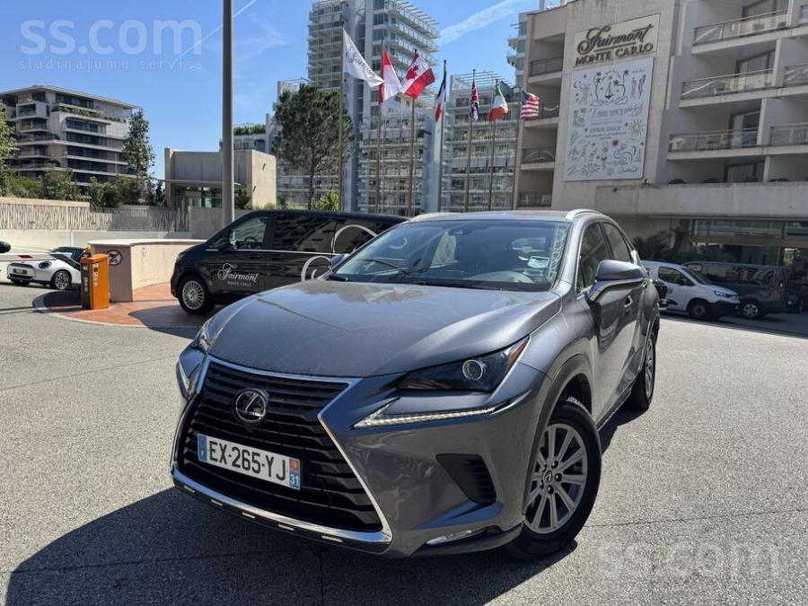 Grey Lexus NX 2018 in Daugavpils, with an engine capacity of 2.50 L and mileage of 209 thousand km for 20450 €, photo 17 on AUTOMOTO.COM.LV