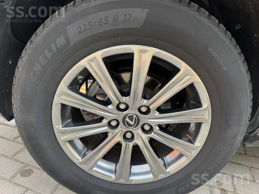 Grey Lexus NX 2018 in Daugavpils, with an engine capacity of 2.50 L and mileage of 209 thousand km for 20450 €, photo 22 on AUTOMOTO.COM.LV