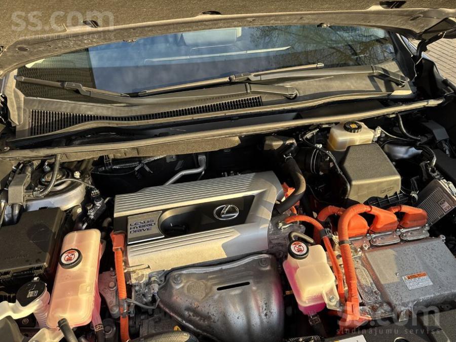 Grey Lexus NX 2018 in Daugavpils, with an engine capacity of 2.50 L and mileage of 209 thousand km for 20450 €, photo 32 on AUTOMOTO.COM.LV