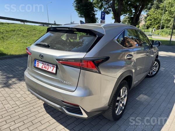 Pelēks Lexus NX 2018 Daugavpils, ar dzinēja tilpumu 2.50 L un nobraukumu 209 tūkst. km par 20950 €, foto 4 vietnē AUTOMOTO.COM.LV