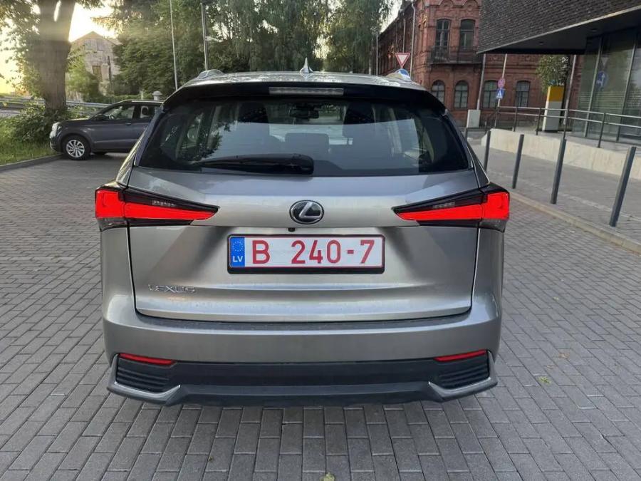 Pelēks Lexus NX 2018 Daugavpils, ar dzinēja tilpumu 2.50 L un nobraukumu 157 tūkst. km par 21200 €, foto 5 vietnē AUTOMOTO.COM.LV