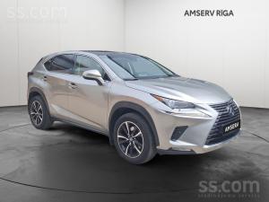 Grey Lexus NX 2018 in Riga, with an engine capacity of 2.50 L and mileage of 163 thousand km for 25500 €, photo 4 on AUTOMOTO.COM.LV